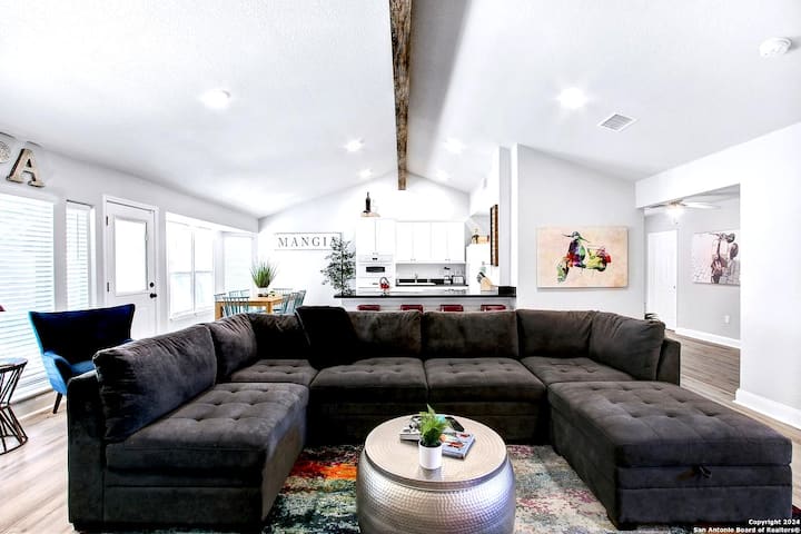 Upscale Gem Near Top Attractions & Entertainment - San Antonio