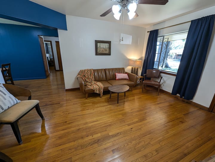 Cozy 3bd - Close To Downtown And Iah - Houston, TX