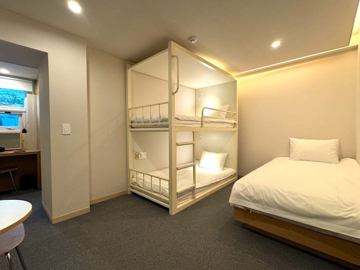 Mumune_stay In Myungdong Triple [Legal/registered] - Seoul