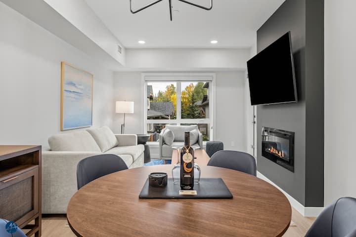 1 Bed/1 Bath Sparrowhawk-east Facing- Pool/hot Tub - Canmore