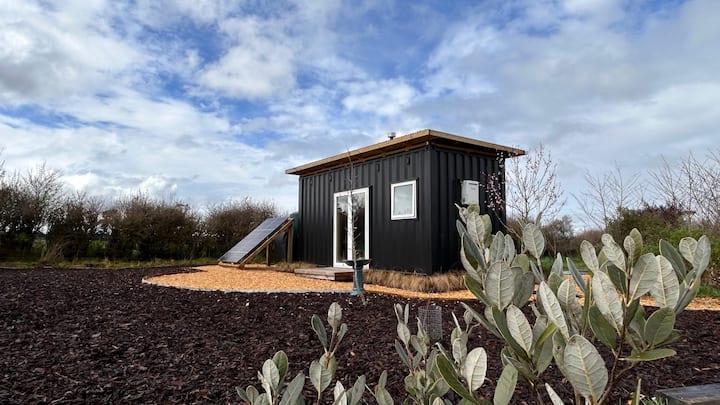 Cosy Tiny Container Cabin - Carterton