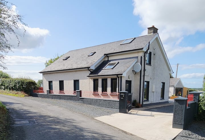 Luxury Rural Property
Cillín Cottage - Dundalk