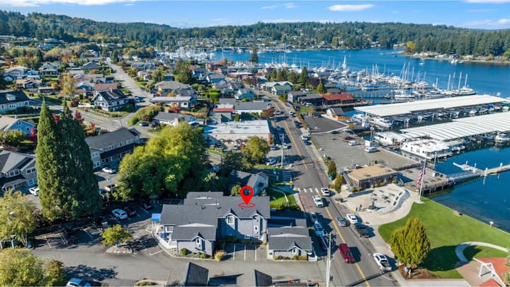 Harbor View | 2 Double Beds | Unbeatable Location! - Gig Harbor, WA