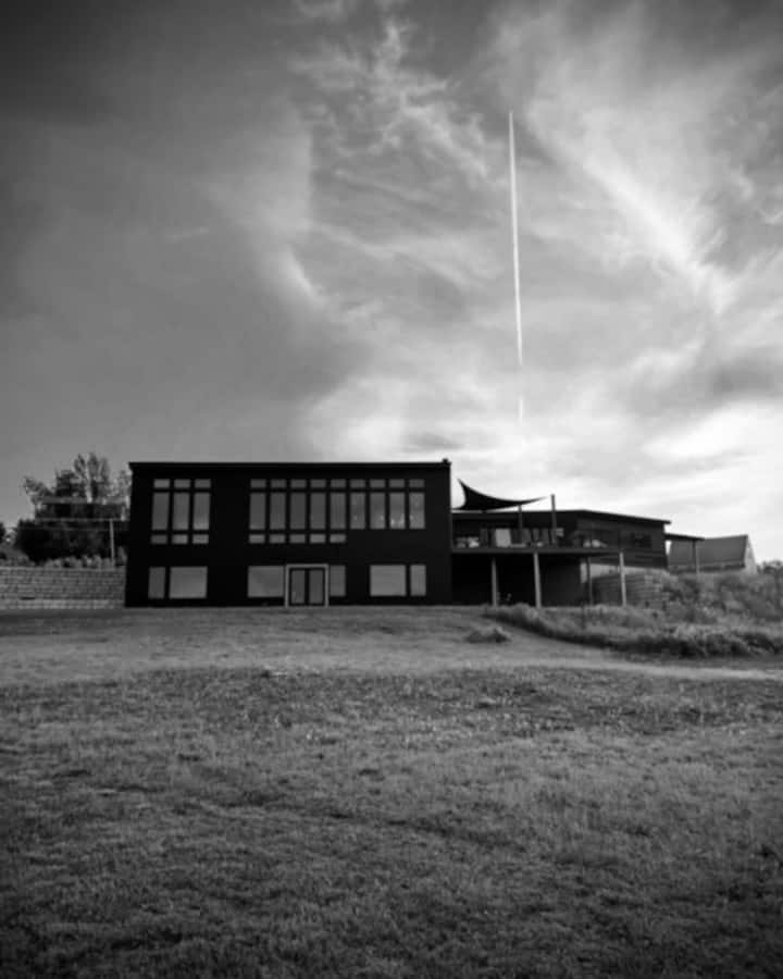 Modern Living And Stunning Views - New London, NH