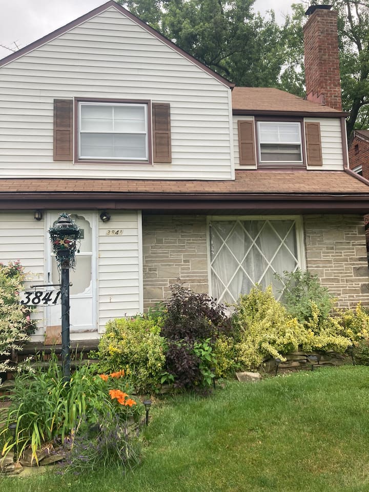 Private Paradise - Cleveland Heights, OH