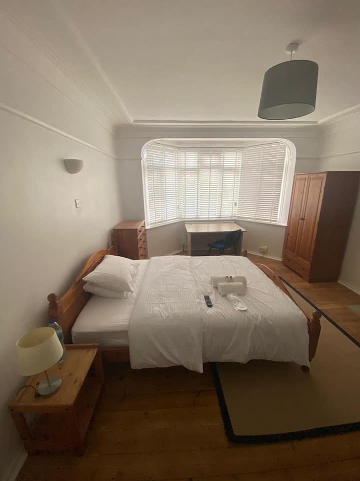 Extra Large Bright Double Room In Garden Flat. - Londres