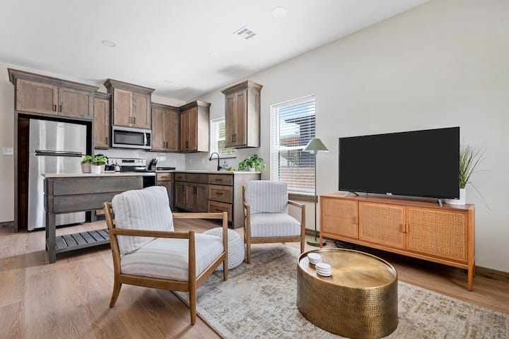 *New* Ivy & Stone Near Silos - Waco, TX