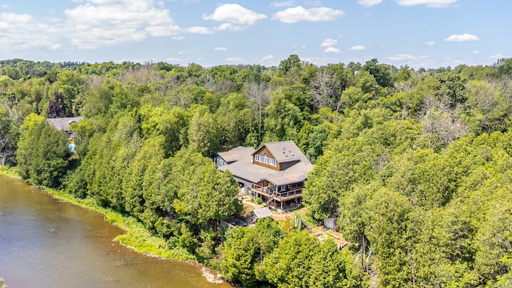 Four Seasons Get Away! Pool, Hot Tub, Sauna & Gym! - Fergus