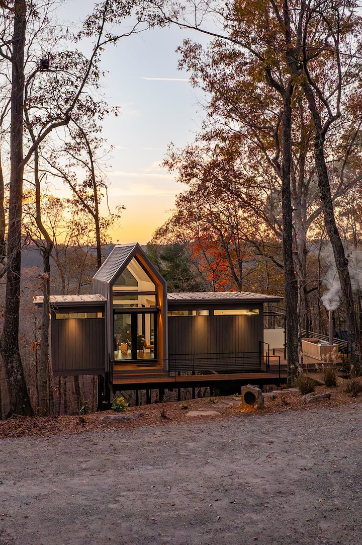 Modern Cozy Hideaway | Dahlonega, Hot Tub & Trails - Dahlonega, GA