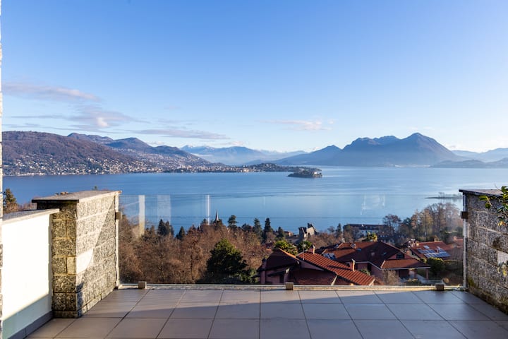 Chic Apartment With Panoramic Lake View - Stresa