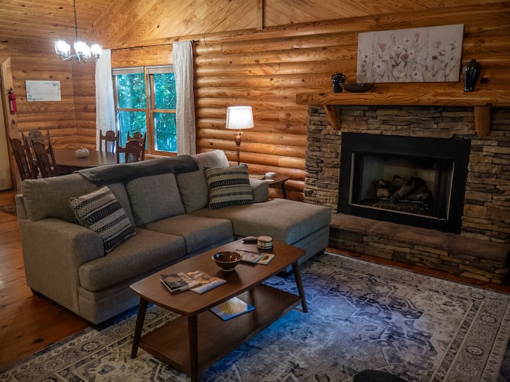 Cozy Log Cabin At Lake Jocassee With Hot Tub - South Carolina