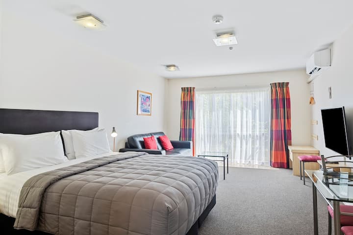 Spa Studio 300m To Hanmer Springs Thermal Pools - Hanmer Springs