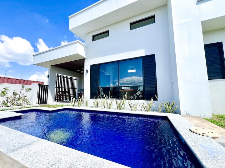 Private Pool | Free Rental | Walk To Beach - Nadi