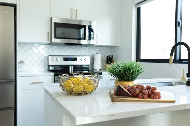 Free Parking & Walkable Tennyson St - Spider, Denver