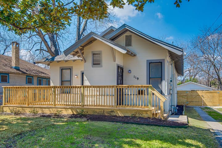 30+ Day Stays | 2br | Southtown & Downtown - San Antonio, TX