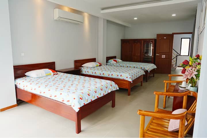 Central 3br/3bath House + Wi-fi & Parking - Phnom Penh