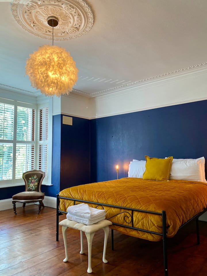 Luxurious Edwardian House | 7 Bedrooms | Sleeps 19 - Southampton