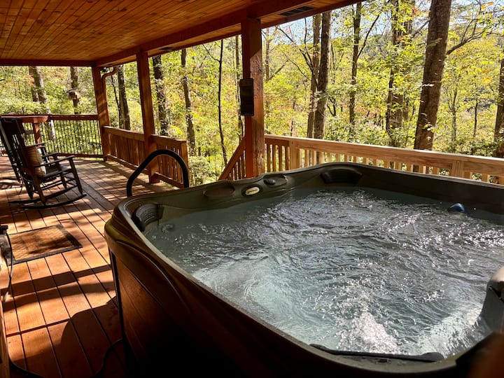 *Rustic Ridge*hot Tub, 
Fire Pit, Golf Nearby! - Ellijay, GA