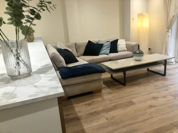 Newly Refurbished House - City Centre With Parking - Southampton