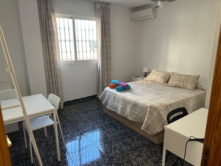 Almeria Centro Habitacion Privada Grande - 알메리아