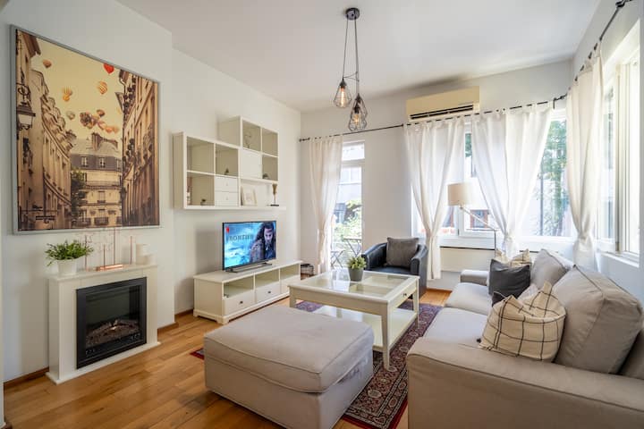 Top Center 2br Apt. W/balcony Fully Equipped Roomy - Sofia