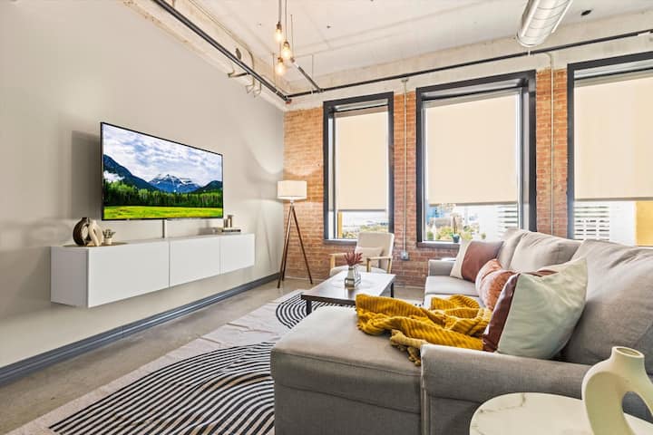 Heart Of Downtown Dallas: 2br 2 Ba City View Apt - Junius Heights - Dallas