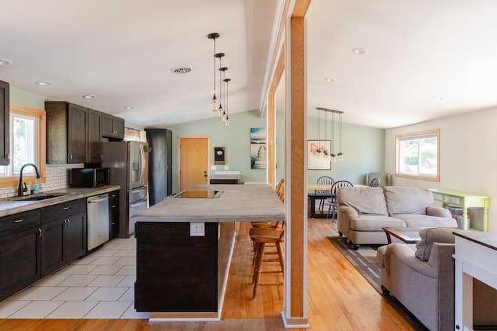Family Friendly, Near Airport - Seattle-Tacoma Airport (SEA)