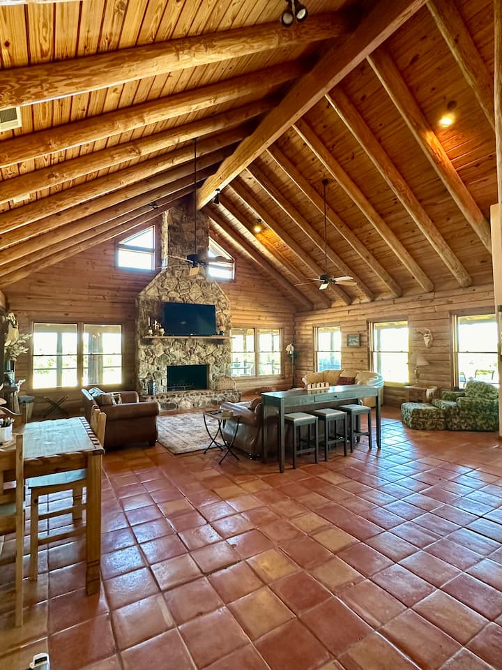 Peaceful Cabin Retreat - Lake Whitney, TX