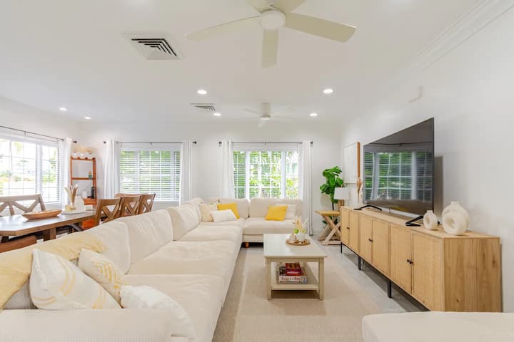 Ultra Comfort Bahamas Villa Getaway W/private Pool - 拿騷