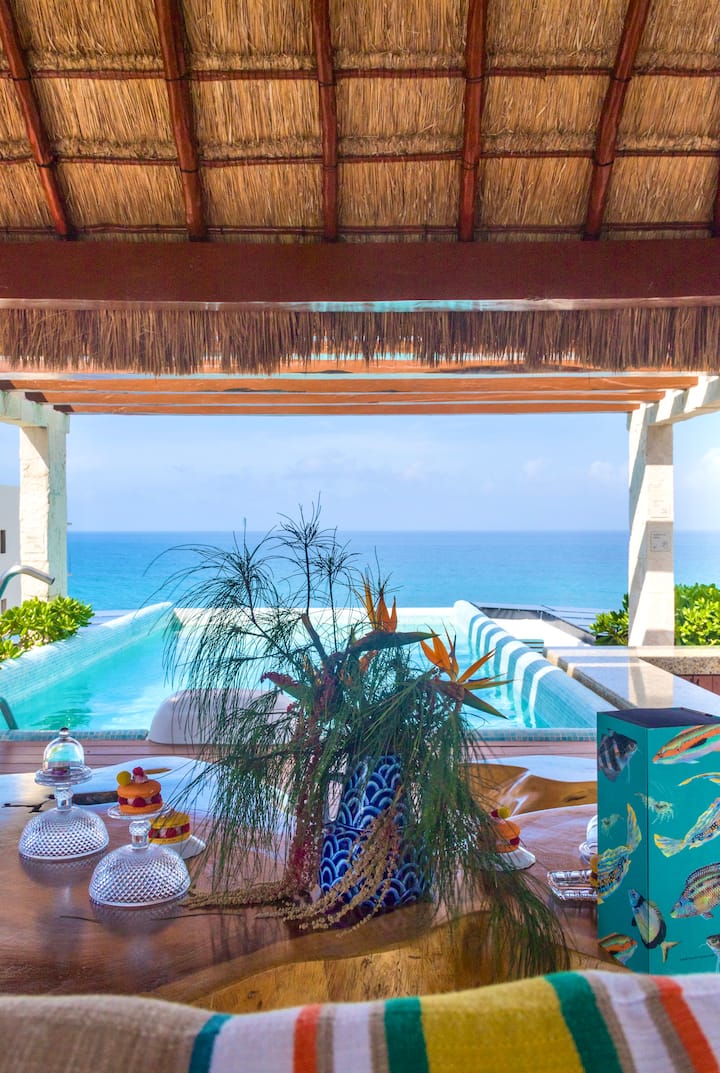 Oceanfront Terrace + Rooftop Pool | Sunrise Views - Isla Mujeres