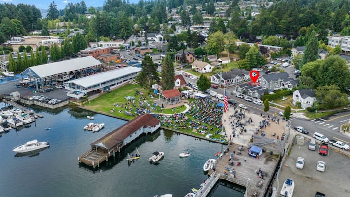 Harbor View Hideaway | Walk To Downtown | Queen Bd - Gig Harbor, WA