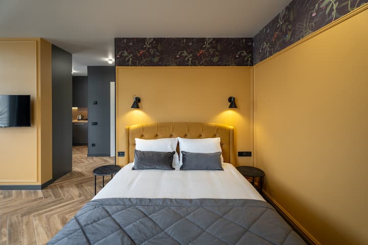 Deluxe Apartment - Chernivtsi