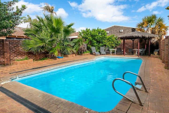 Kalbarri Central Villa With Pool - Kalbarri