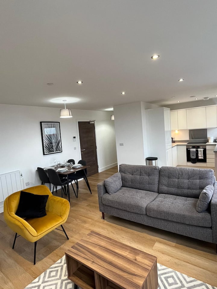 Stylish 2 Bed In Old Trafford Center - Salford