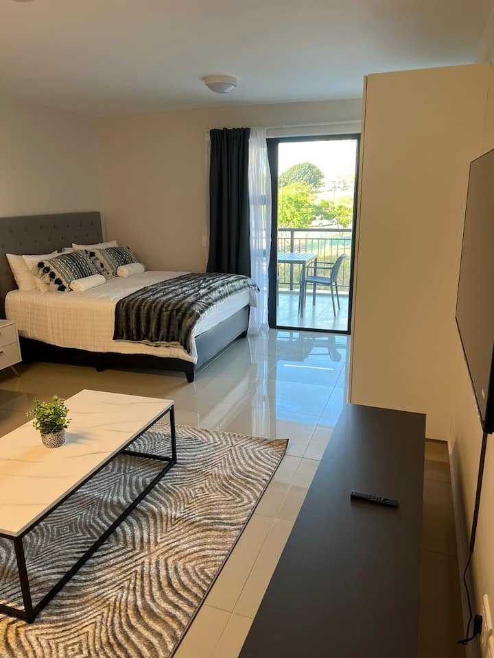 Studio With Balcony - Umhlanga