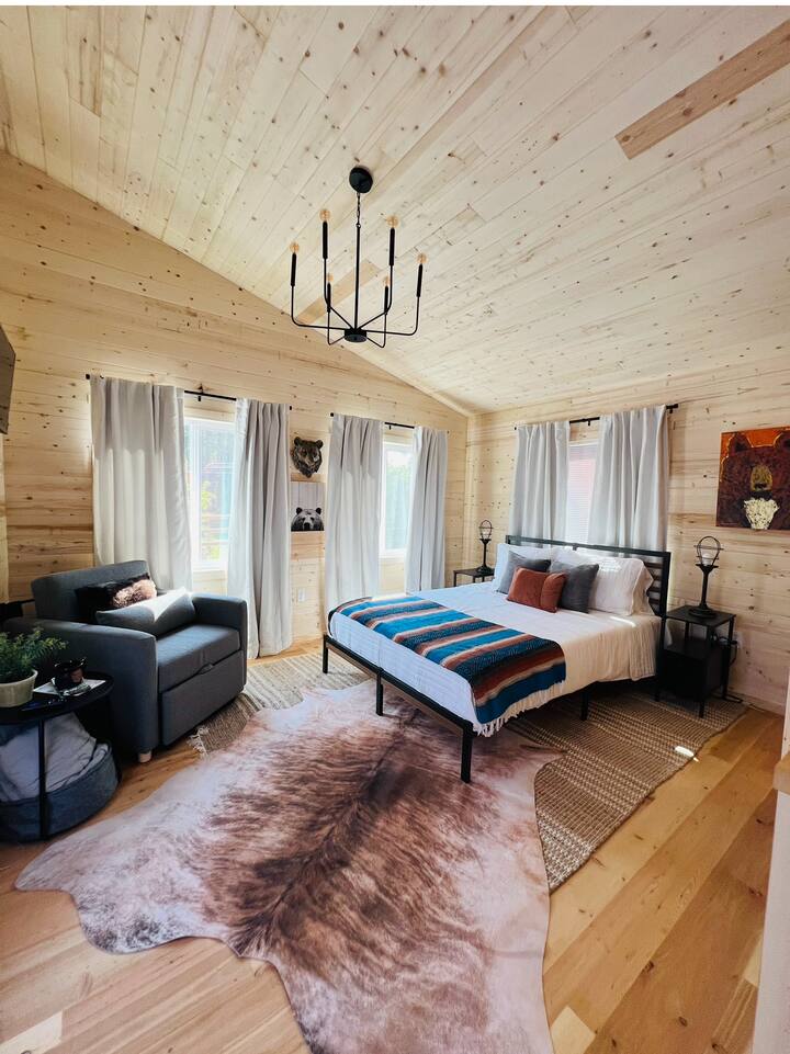 East Rim Cabin - Lake McDonald, West Glacier
