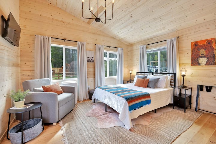 The East Rim Cabin At Moose Creek - West Glacier, MT