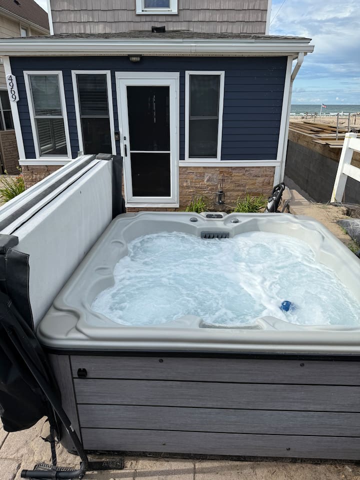 Lake House Beachfront Hot Tub - Irondequoit, Ny - Rochester, NY
