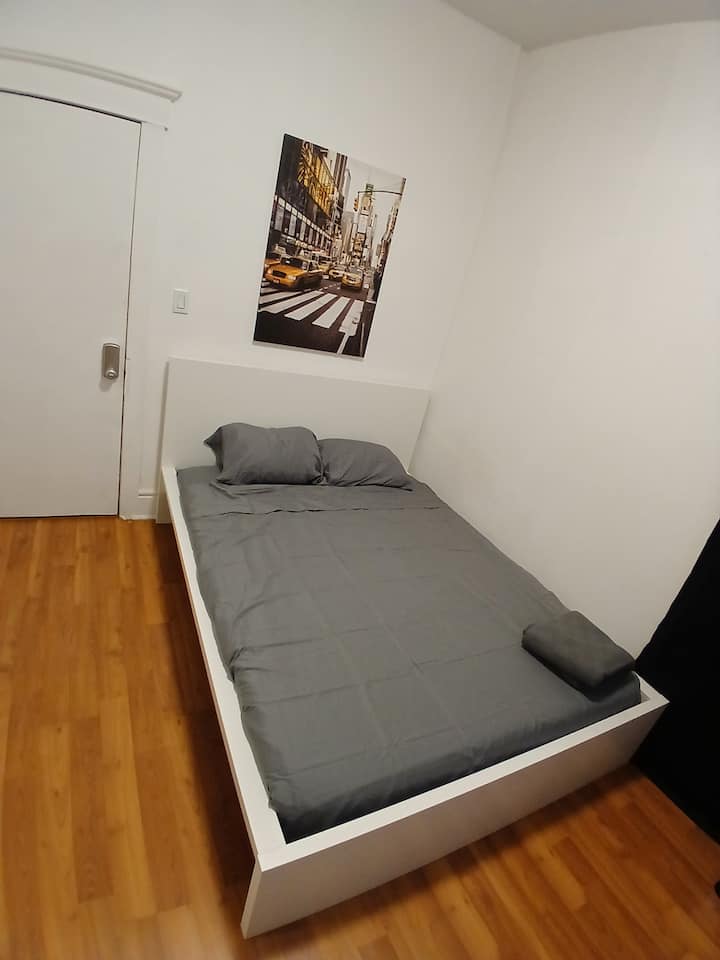 Private Room - Midsize - Toronto - Toronto