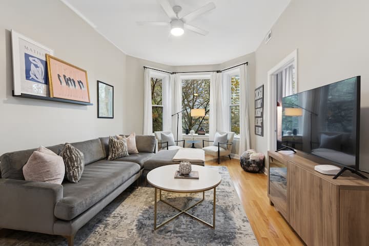 Updated Home With Vintage Charm - Chicago, IL