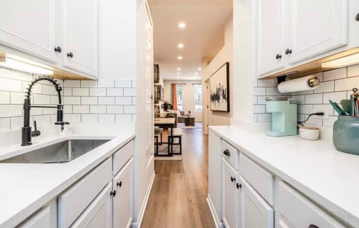 Modern 2br W/1 G Parking| Wicker Park Nightlife - Lincoln Park Zoo, Chicago