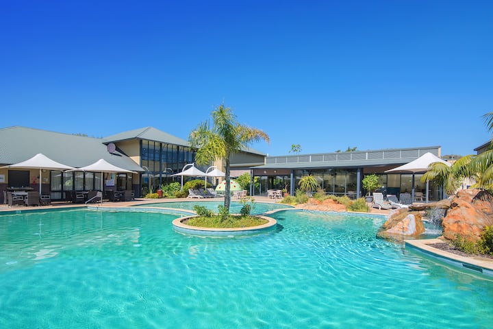 Sebels Beach Front Bungalow - Broadwater