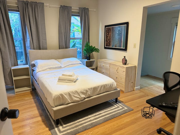 Quiet & Spacious | Queen | Uc Berkeley Campus - Berkeley, CA