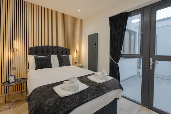 Modern Apartment | Sleeps 3 | London Links - Enfield