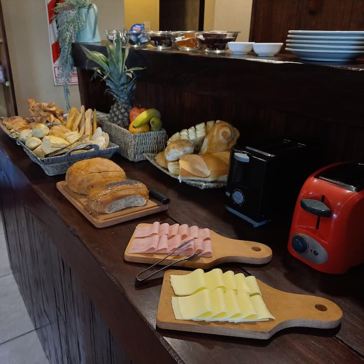 Habitación Con Desayuno Host. Puerto S. Julián 02 - El Calafate
