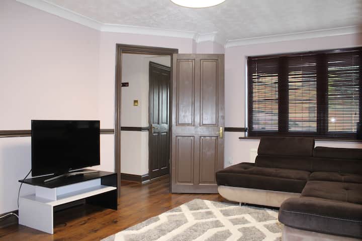 Fabulous 3 Bed House - Dartford