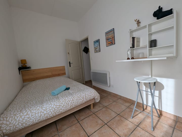 Chambre Dans Appartement Lumineux En Centre-ville - Perpignan