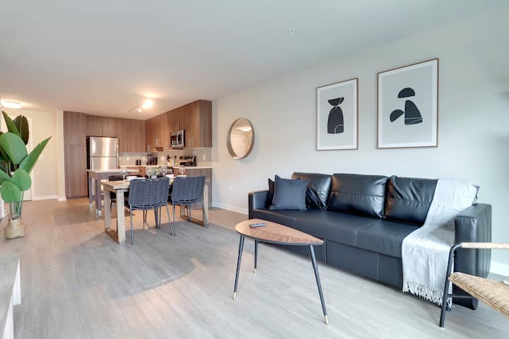 Stay In Style: Comfortable Apt W Premier Amenities - Alexandria, VA