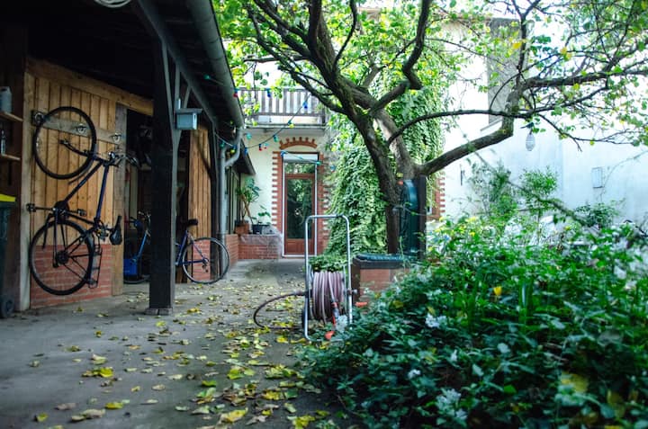 Maison Privée à Gratte-ciel - Miribel