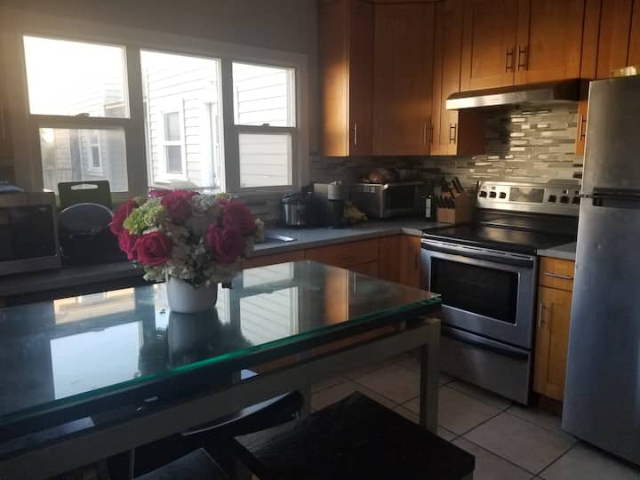 Spacious Xl Private Bedroom Near Airport 2 Bd/1ba - South San Francisco, CA